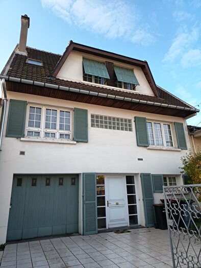 Maison à vendre - Bondy, Le Saule Blanc - 12 pièces - 6 chambres