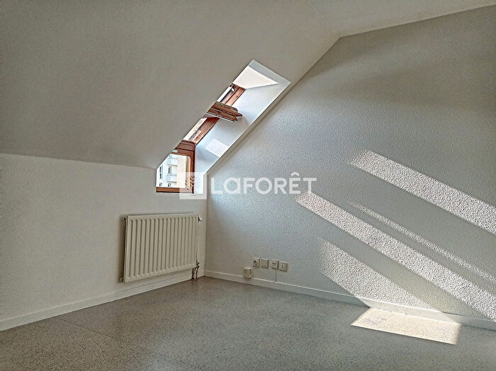 Appartement 1 pièce à Quartiers Centre, Saint-Hélier, Gare, à louer