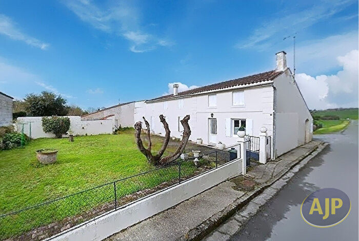 Maison 5 pièces à Saint-Georges-des-Coteaux, à vendre