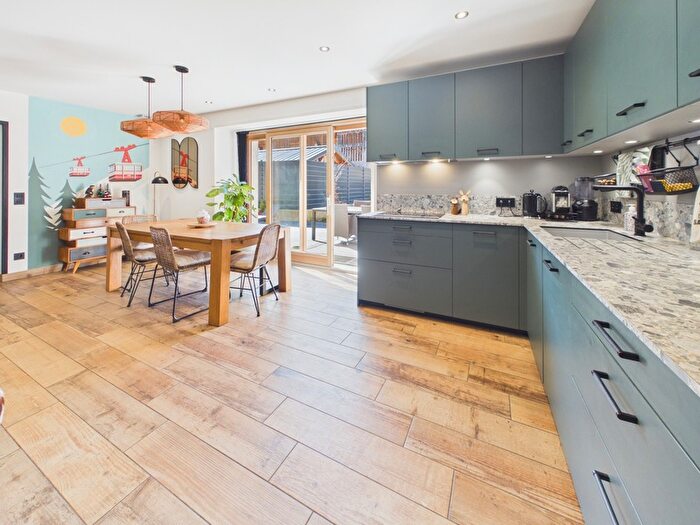 Maison à vendre - Samoëns - 4 pièces - 3 chambres