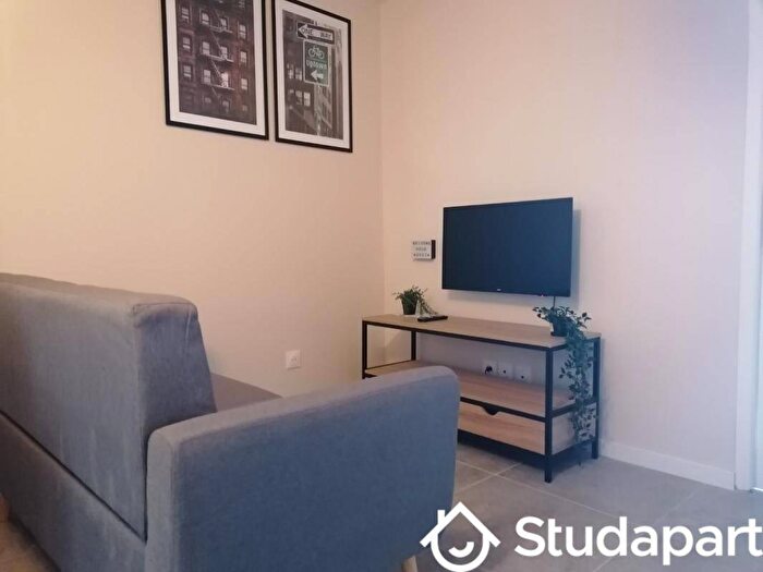 Appartement à louer - Ville-Basse, Montélimar - 1 pièce - 1 chambre