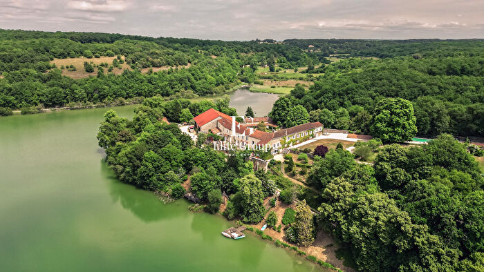 Maison à vendre - Dirac - 20 pièces - 15 chambres