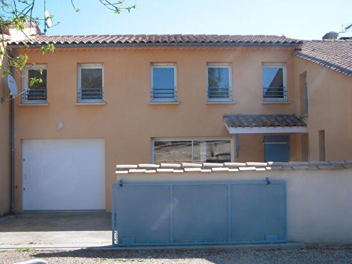 Les Artigues-de-Lussac : Maison 4 pièces à louer
