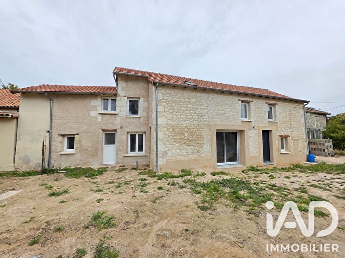 Dangé-Saint-Romain - Maison 5 pièces à vendre