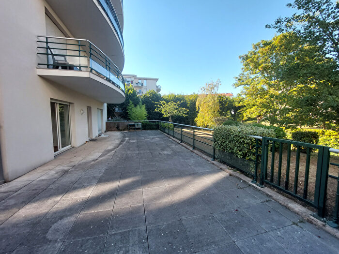 Appartement à louer - Clermont-Ferrand, Montferrand - 4 pièces - 3 chambres