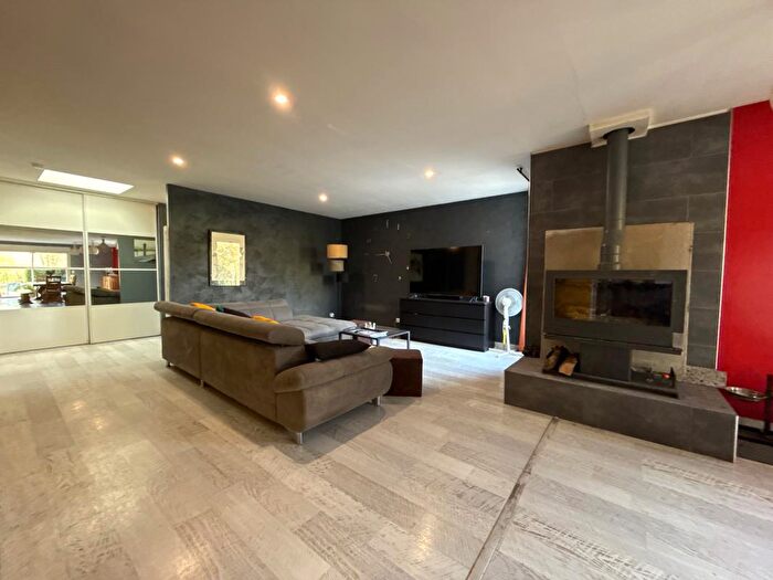 Saint-Seine-en-Bâche : Maison 7 pièces à vendre