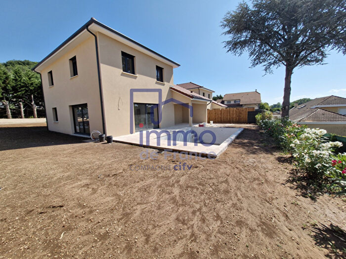 Maison à vendre - Cessieu - 5 pièces - 4 chambres