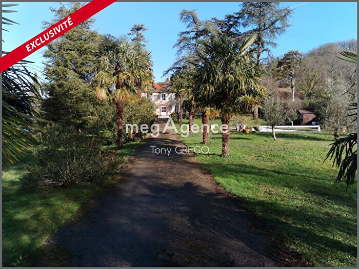 Maison à vendre - Mirande - 8 pièces - 6 chambres