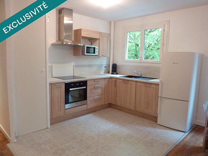 Appartement à vendre - Quartiers Nord-Est, Jeanne dArc - 3 pièces - 2 chambres