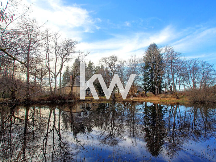 Maison à vendre - Saint-Sauves-dAuvergne - 5 pièces - 3 chambres