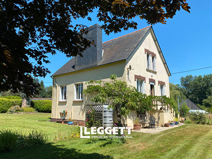 Maël-Carhaix : Maison 10 pièces à vendre