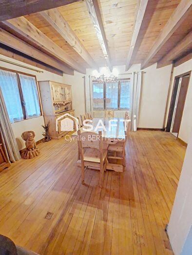 Maison à vendre - Quérigut - 7 pièces - 4 chambres