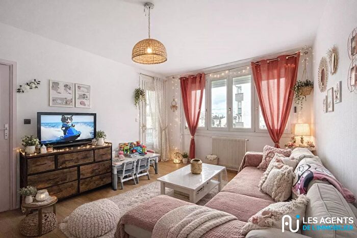 Appartement à vendre - Saint-Jean-de-la-Ruelle, Gambetta, Madeleine, Dix Arpents, Clos Neuf - 3 pièces - 2 chambres