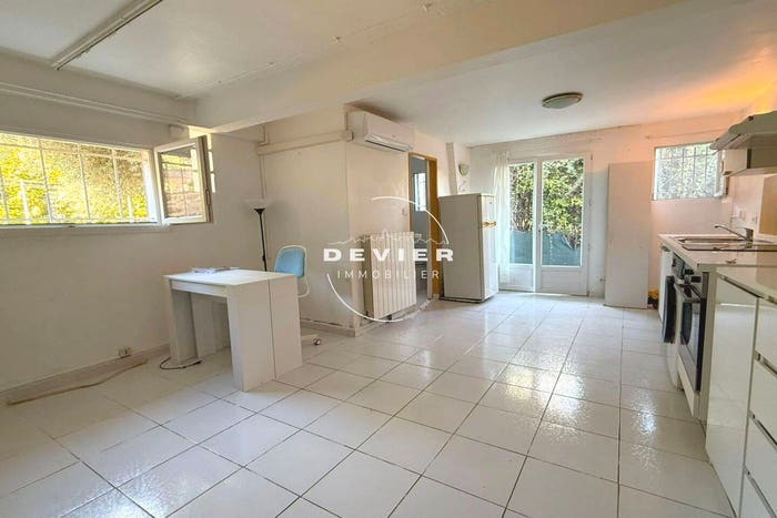 Appartement 1 pièce à Saint-Geniès-des-Mourgues, à louer