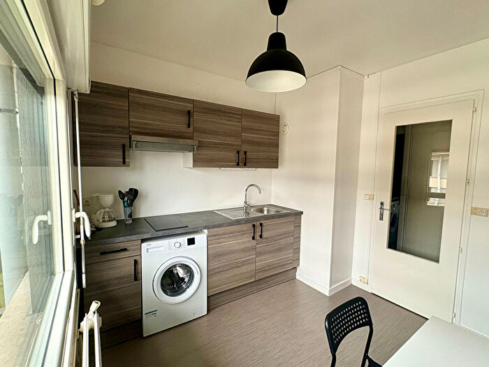 Appartement à louer - Reims, Barbâtre - 2 pièces - 1 chambre