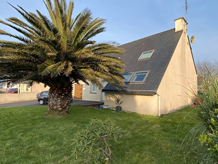 Maison à louer - Plouarzel - 6 pièces - 4 chambres