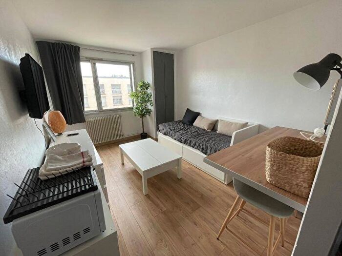 Appartement 1 pièce à Bois dAmour-Porte de Paris-Courlancy, Reims, à louer