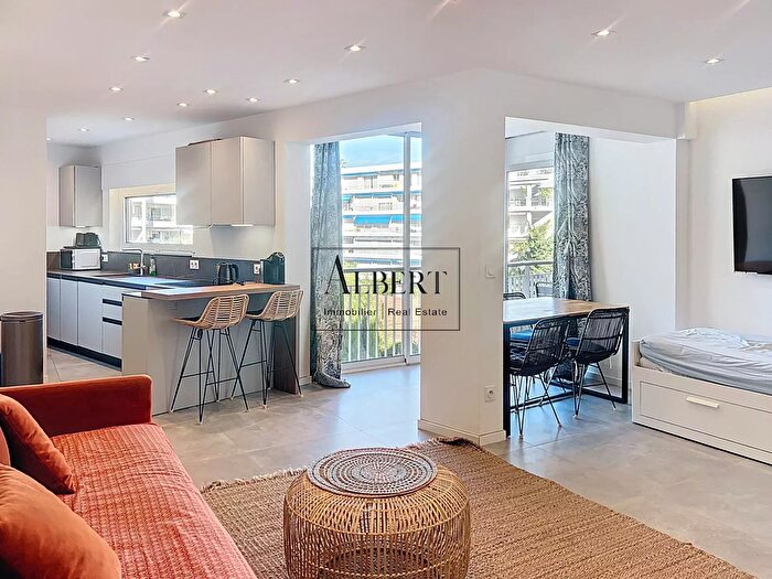 Appartement à vendre - Cannes, Pointe Croisette - 2 pièces - 1 chambre