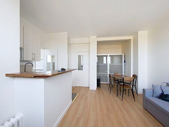 Appartement 1 pièce à Porte Dauphine, Paris 16ème arrondissement, à louer