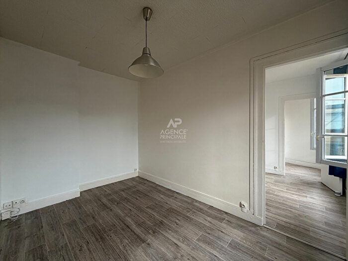 Appartement à louer - Versailles, Saint-Louis - 1 pièce - 1 chambre