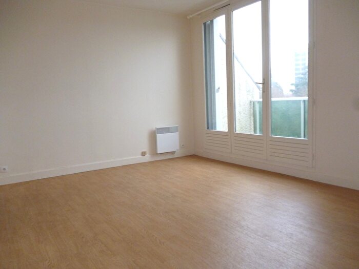 Appartement à louer - Orléans, La Croix Saint-Marceau, La Mouillère, Pré Pinson - 1 pièce