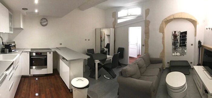 Appartement à louer - Centre Ville, Aix-en-Provence - 2 pièces - 1 chambre