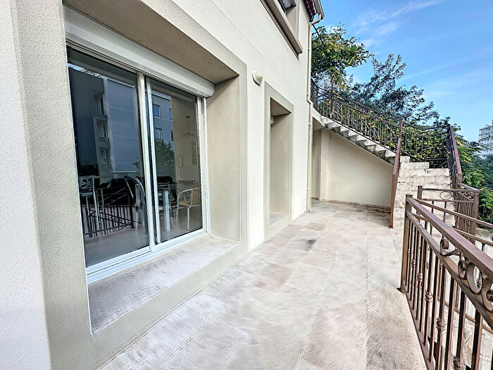 Appartement à louer - Avignon, Préfecture - 4 pièces - 3 chambres