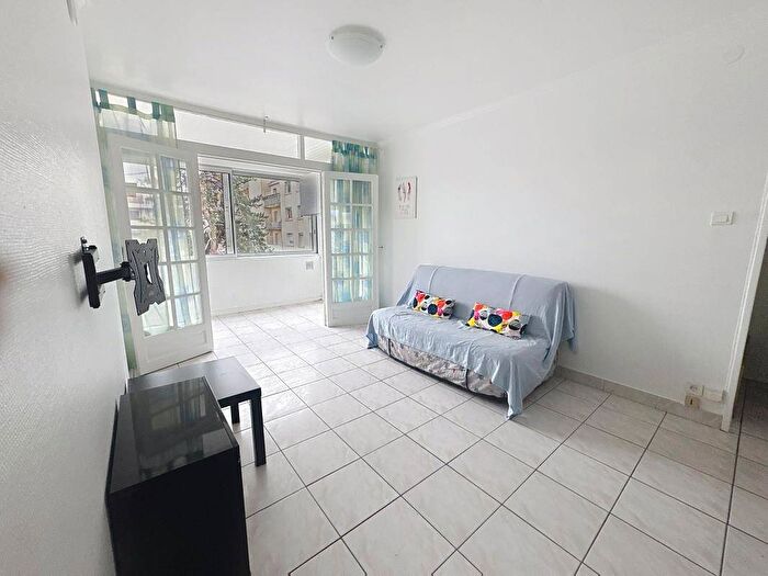 Appartement à louer - Ouest, Ambilly - 3 pièces - 2 chambres