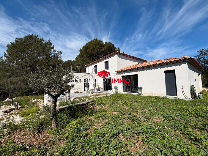 Maison à vendre - Solliès-Toucas - 7 pièces - 5 chambres