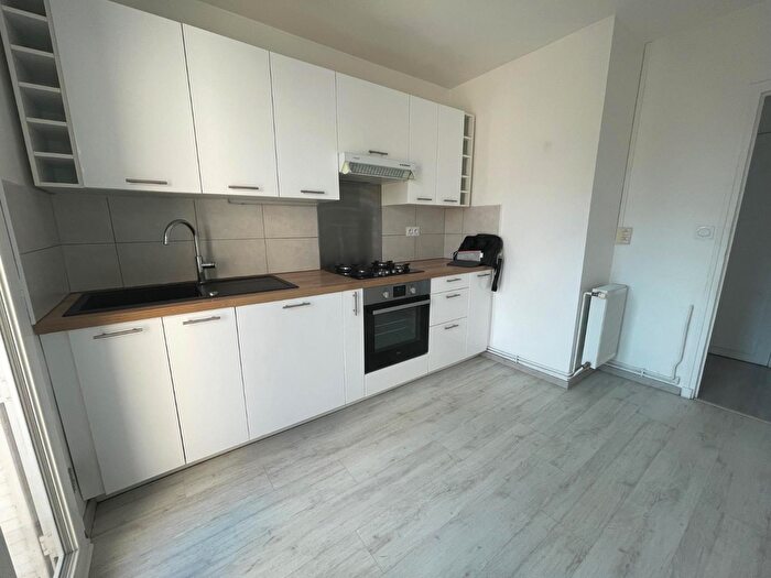 Appartement à louer - Tournon-sur-Rhône - 4 pièces - 2 chambres