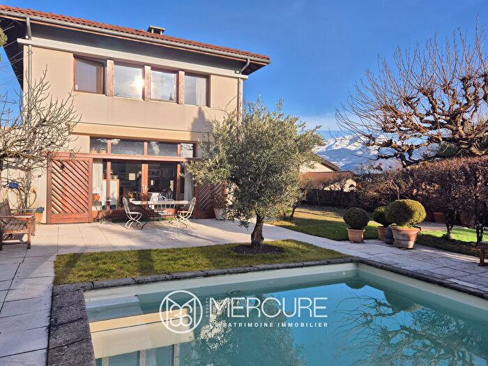 Maison à vendre - Saint-Ismier - 6 pièces - 4 chambres