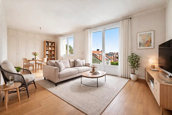 Appartement à vendre - Garches, Centre-ville, Mairie - 4 pièces - 2 chambres