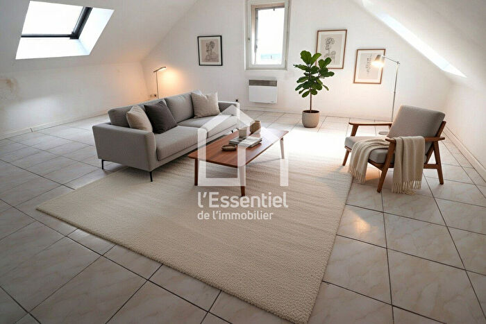 Appartement à vendre - Chanteloup-les-Vignes - 2 pièces - 1 chambre