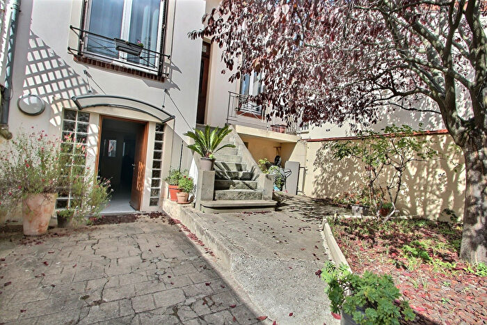 Nanterre, Centre-ville : Maison 6 pièces à vendre