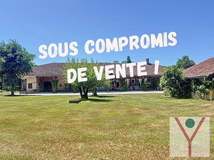 Maison à vendre - Saint-Étienne-du-Bois - 8 pièces - 4 chambres