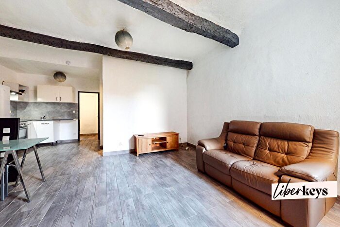 Appartement à vendre - Saint-Maximin-la-Sainte-Baume, Centre-ville - 2 pièces - 1 chambre