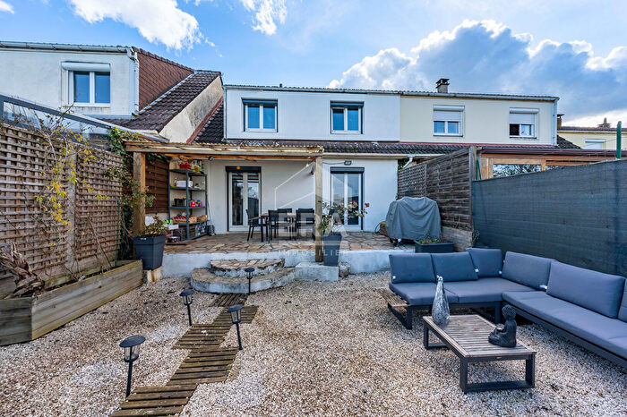 Maison à vendre - Ballancourt-sur-Essonne - 4 pièces - 3 chambres