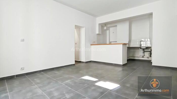Appartement à vendre - Étampes, Centre-Ville - 2 pièces - 1 chambre