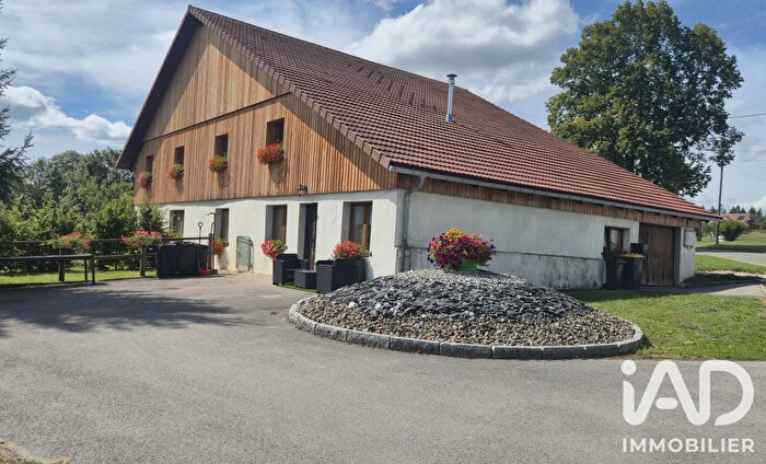 Maison 8 pièces à vendre à Les Combes