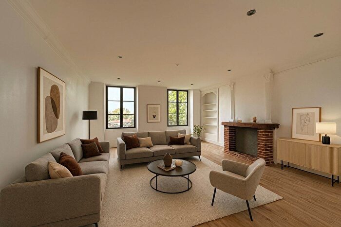 Appartement à louer - Mâcon - 4 pièces - 2 chambres