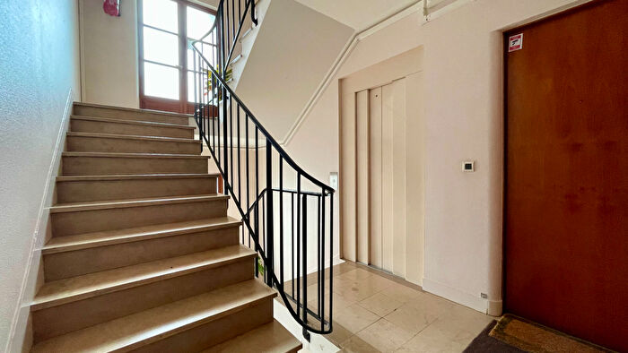 Maisons à vendre et appartements à louer - 1