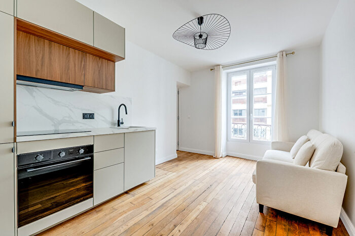 Appartement 2 pièces à vendre à Paris 11ème, Belleville, Saint-Maur