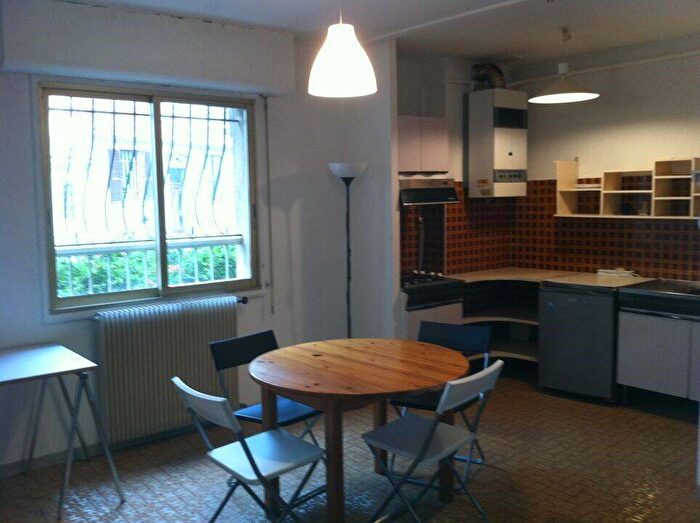 Cinq Avenues, Marseille 4ème arrondissement : Appartement 1 pièce à louer
