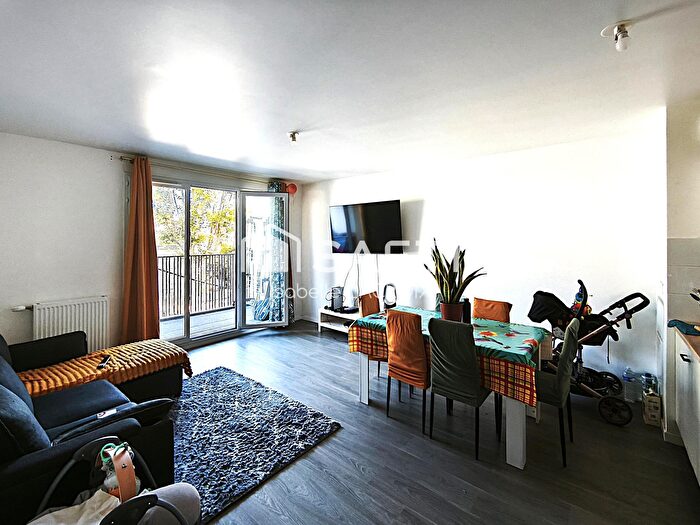 Melun, Saint-Liesne : Appartement 3 pièces à vendre