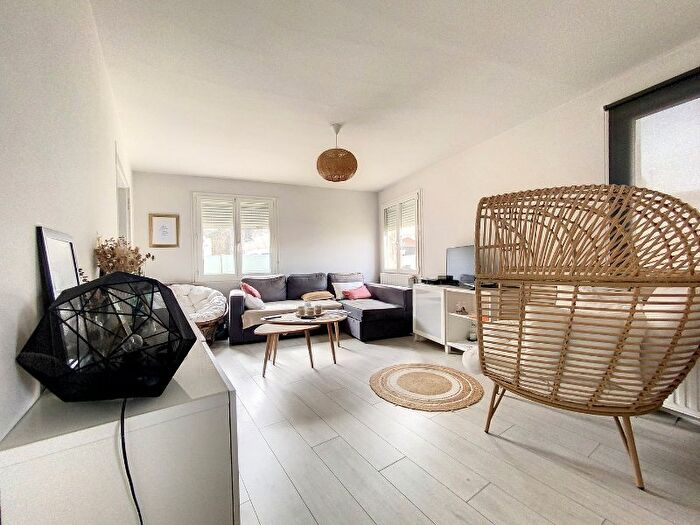 Maisons à vendre et appartements à louer - 1