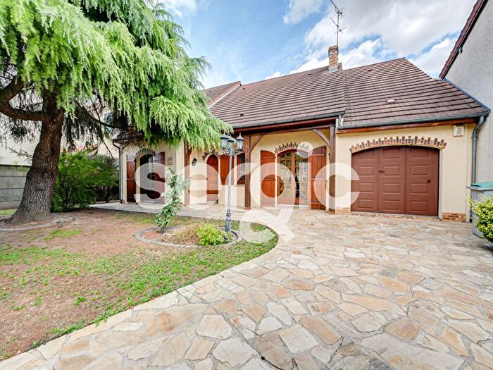 Aulnay-sous-Bois, Vieux Pays, Roserai, Bourg : Maison 4 pièces à vendre
