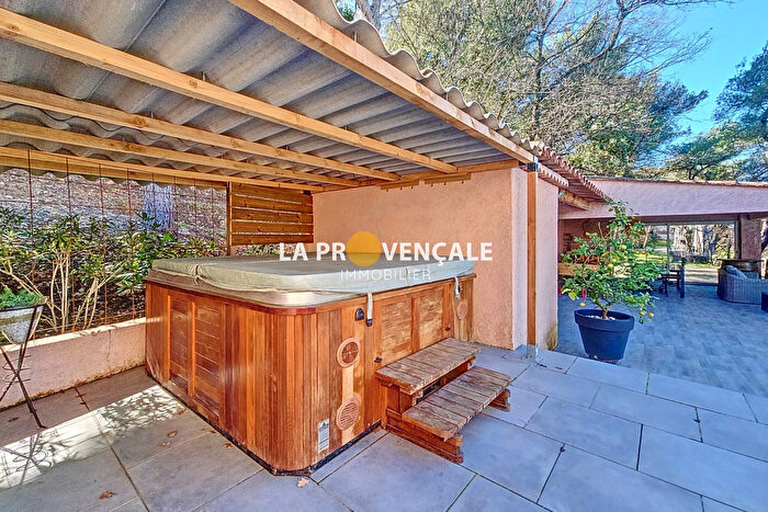 Maison à vendre - Mimet - 7 pièces - 5 chambres