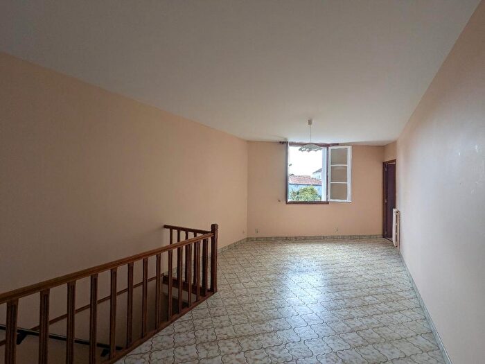 Appartement 4 pièces à louer à Cognac, Centre-ville, Gare