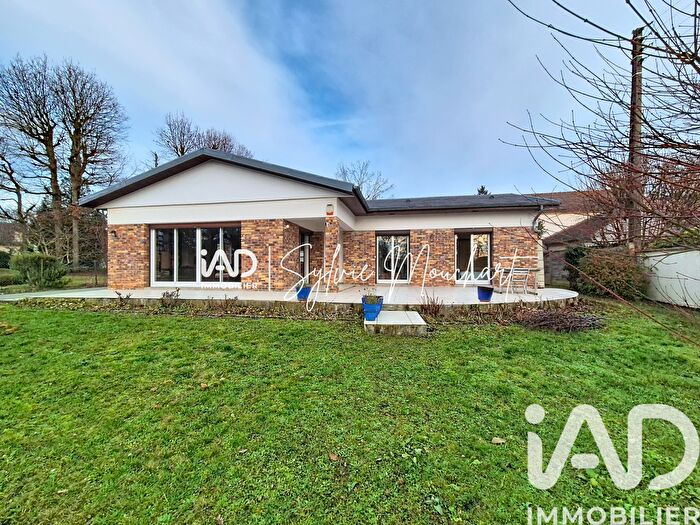 Maison à vendre - Le Mesnil-Saint-Denis - 5 pièces - 3 chambres