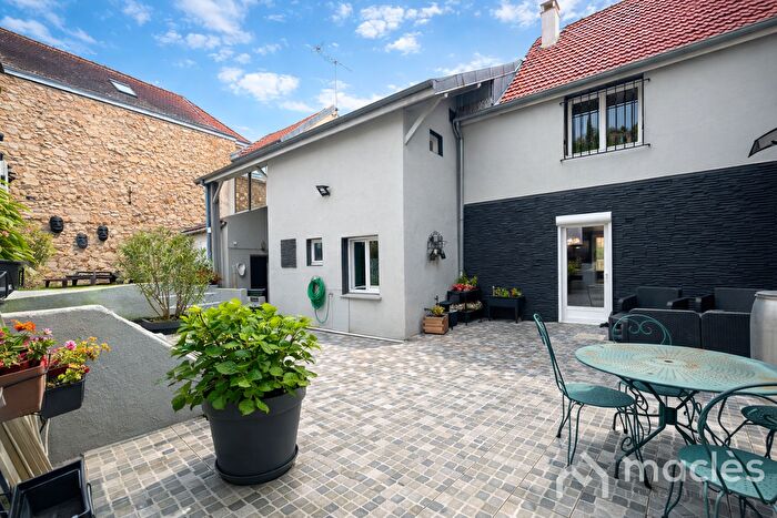 Maison 10 pièces à vendre à Bouffémont